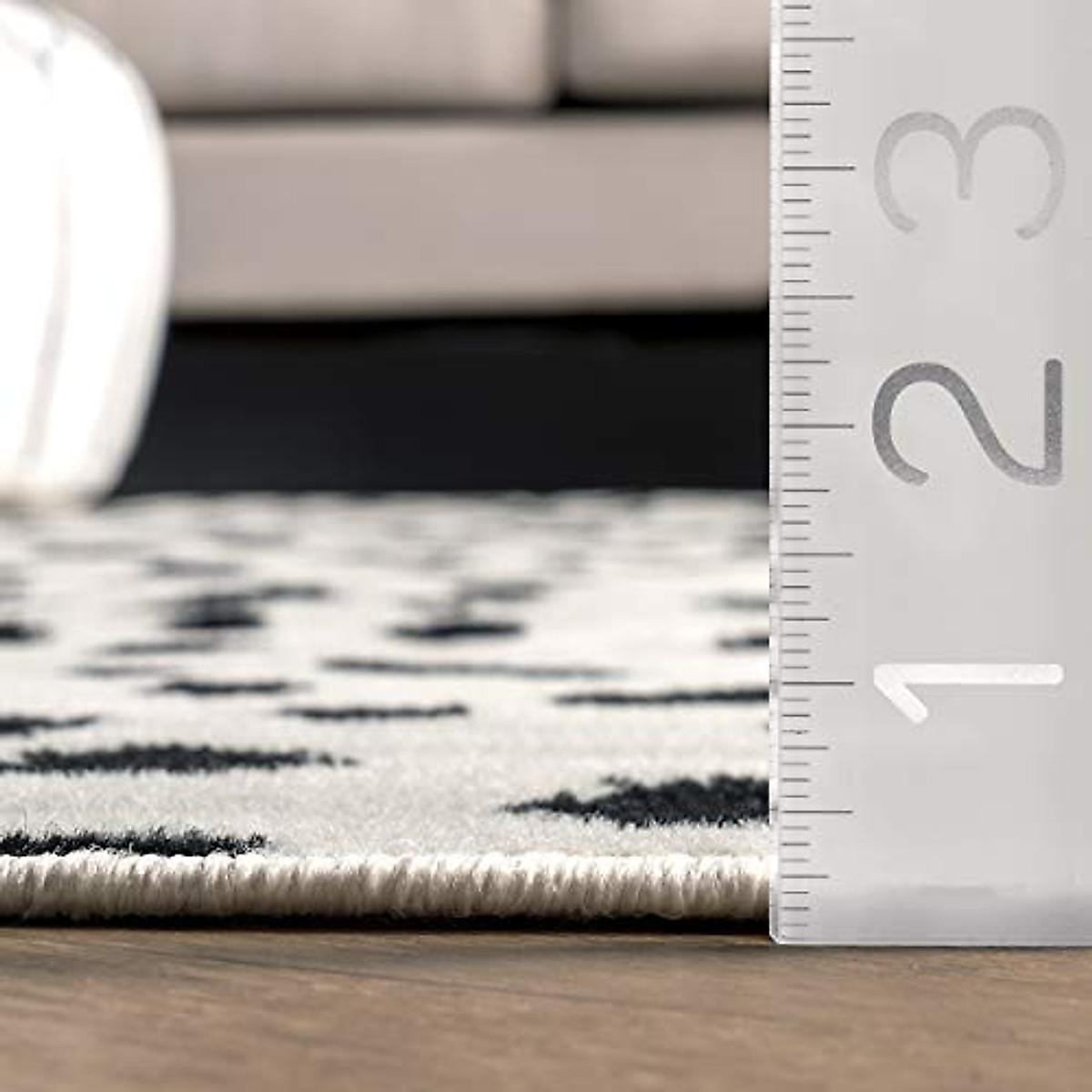 NuLOOM Brooks Leopard Print Area Rug, 6' 7" x 9', Beige