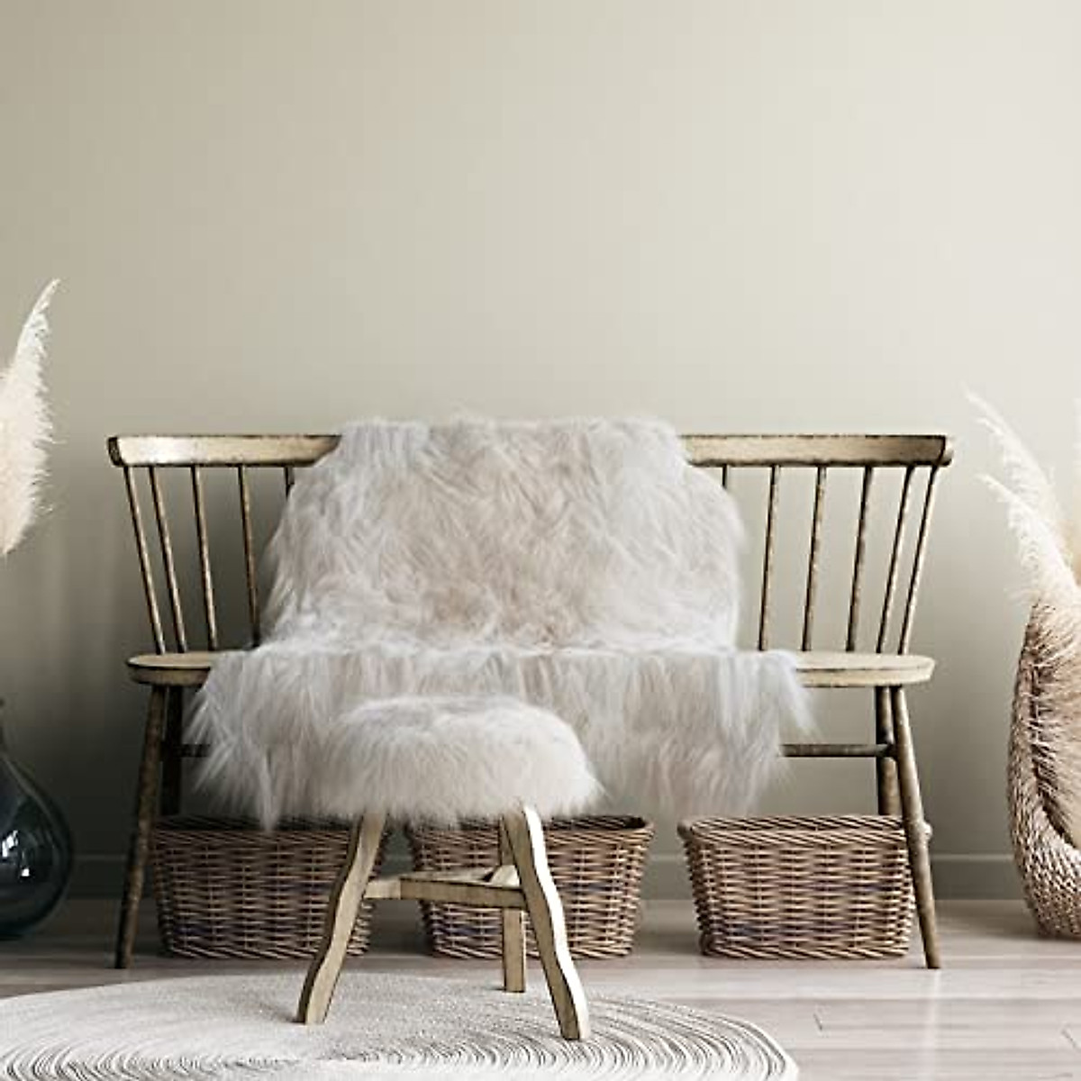 Lusofie Faux Fur Fabric 20×20 Inches White Fur Fabric Plush White Faux Fur Fabric Square Patch for Crafts Gnomes Costume Camera Floor Decoration Mats