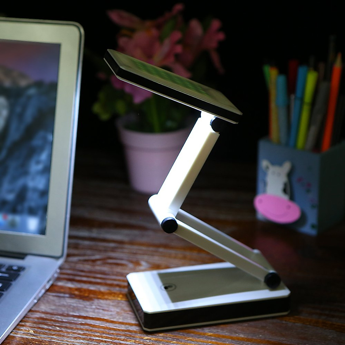LED Table Lamp Portable Folding 24 Desk Light, Port 4 * AA Batteries Powered Operated with Sensitive Touch Control 3 Levels Adjustable Brightness Dimmable USB Charging for Students Reading Working