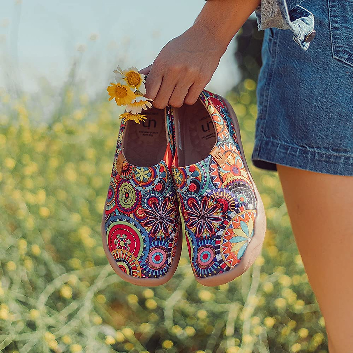 UIN Women's Blossom Painted Fashion Sneaker Canvas Slip-On Travel Shoes (8)