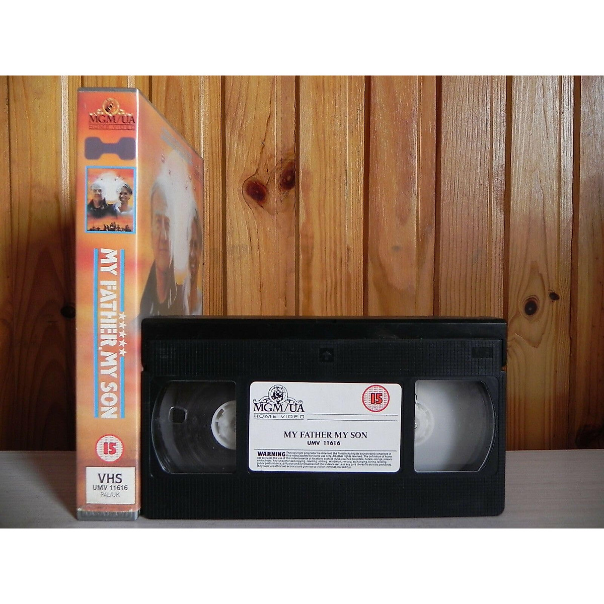 Nairobi: (1987) Channel 5 - Charlton Heston Vs. Black Market Hunters - Pal VHS