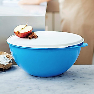 Tupperware Thatsa Bowl 19-cup in Salt Water Taffy Blue by Tupperware