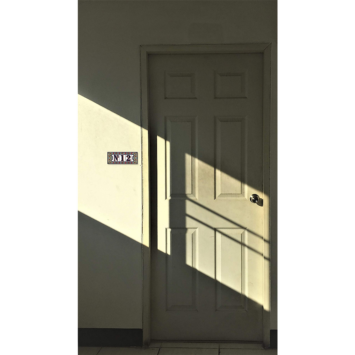 TORO DEL ORO House Numbers & Letters on Enamel Ceramic Tile Hand Painted Technical Dry Rope Names & Address Design Medium Flower 5.5 x 10.5 cm (Letter "E")