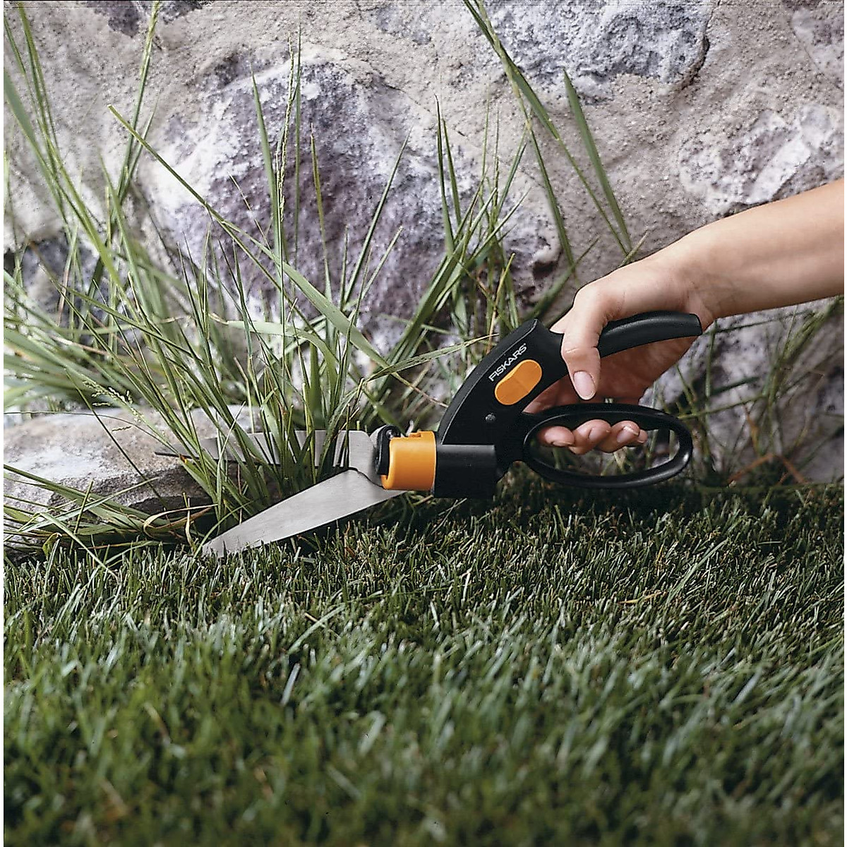 Fiskars 92146964J Garden, Shear Ease 360 Degree Swivel Grass Trimmer, Black
