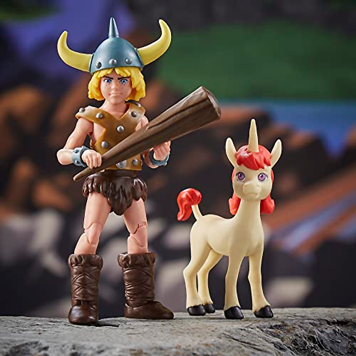 Dungeons & Dragons Cartoon Classics 6-Inch-Scale Bobby & Uni 2-Pack Action Figures, D&D 80s Cartoon, Includes d12 from Exclusive D&D Dice Set