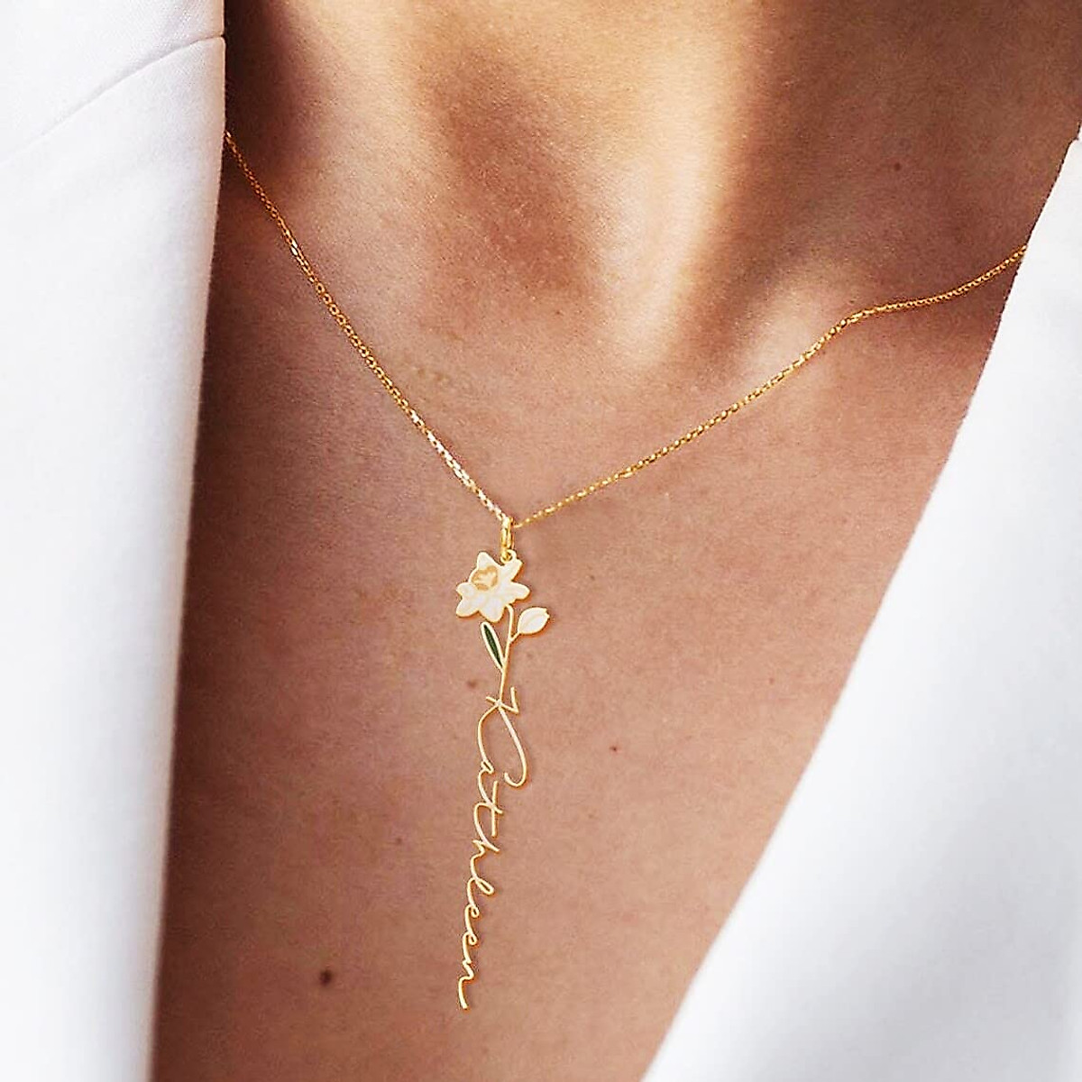 EVER2000 Birth Flower Name Necklace Personalized, Custom Engraved Floral Pendant Necklace Customized Birth Flower Pendant Necklace With Name For Women