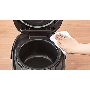 Newly released overseas rice cooker 220V-230V specification Tiger JPC-W10W KMZ 5.5 cup Pressure IH Earthen pot furnace coating Made in Japan, Black