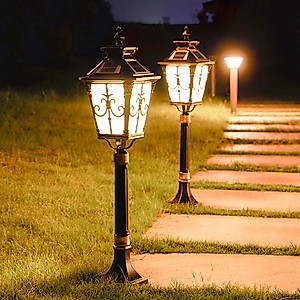 Vintage Solar Column Light LED Post Lamp Outdoor Retro Glass Lantern European Antique Aluminum Metal Courtyard Lighting Park Community Path Street Light Victorian High Pole Lamp IP65 Deck Patio