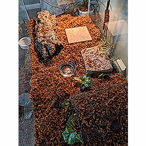 Compressed Coconut Husk Chips 9lbs - Expandable Substrate Block, Coco Coir Fiber Mulch, Reptile Bedding, Potting Soil Mix for Indoor & Outdoor Applications.