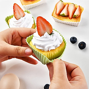 Dtzzou Silicone Cupcake Baking Cups 24 Pack Reusable & Non-stick Muffin Cupcake Liners 3 Shapes Cake Molds Sets for Party Supplies