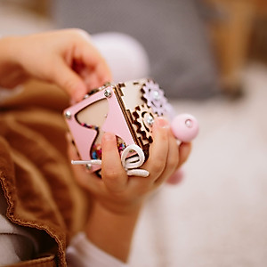 BrainUpToys Busy Activity Cube for Travel Toddlers Kids Children Baby - Busy Board – Wooden Sorter Toy - Montessori Toy - Learn to tie Shoes, Lacing - Developmental Toy - Learning Basic Life Skills