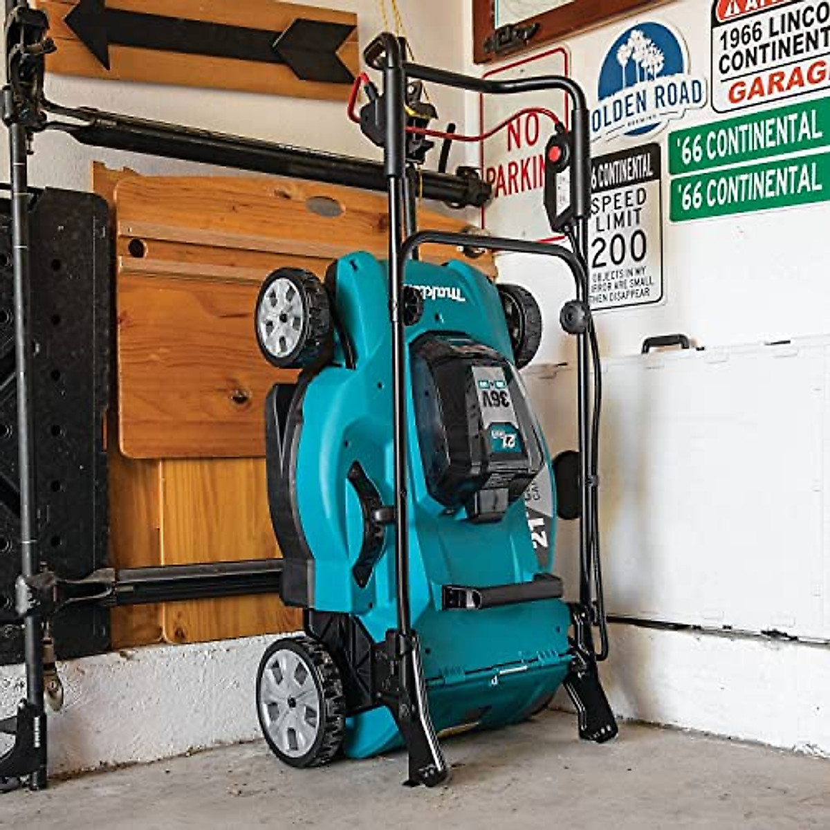Makita XML10CT1 36V (18V X2) LXT® 21" Lawn Mower Kit with 4 Batteries (5.0Ah)