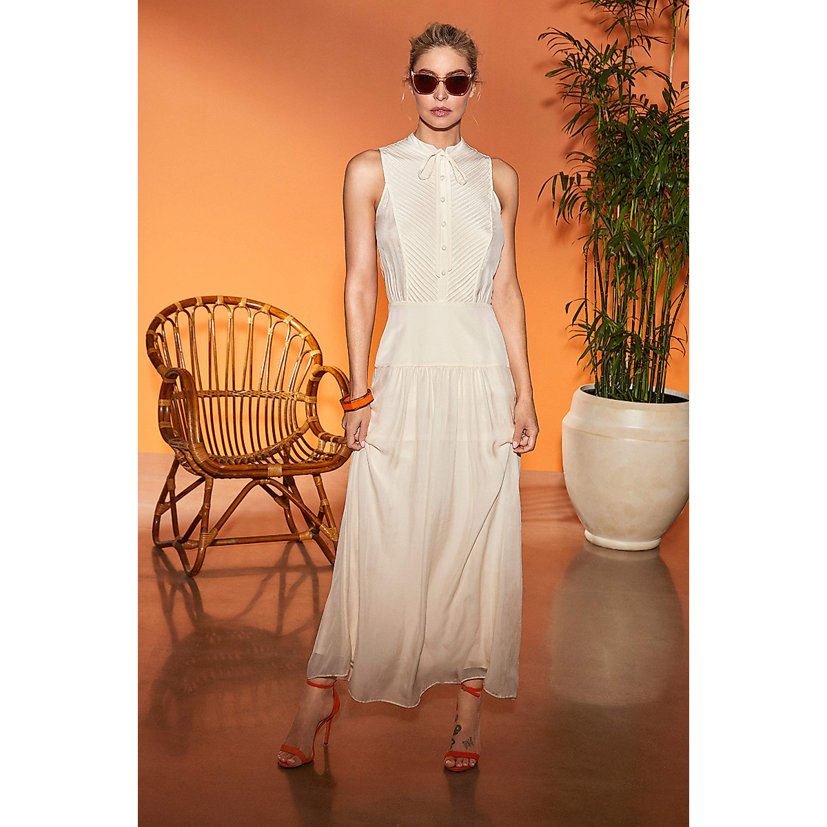 Sofia Vergara x Foster Grant Women's Sofia Sunglasses Cat Eye, Crystal Blush, 55 mm