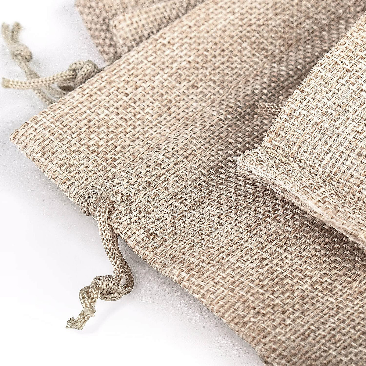 Gudotra 100 Pcs Burlap Bags with Drawstring 4 x 5.5 Inch Small Gift Bags Wedding Favors Birthday Christmas Thanksgiving Party Art and DIY Craft Burlap Sack Jewelry Pouches