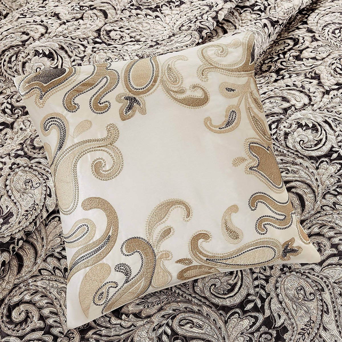 Madison Park Quilt Traditional Damask Design All Season, Lightweight Coverlet Bedspread Bedding Set, Matching Shams, Pillows, Full/Queen(90"x90"), Black