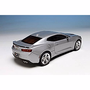 AMT AMT982 1:25 Scale 2016 Chevy Camaro SS Model Kit