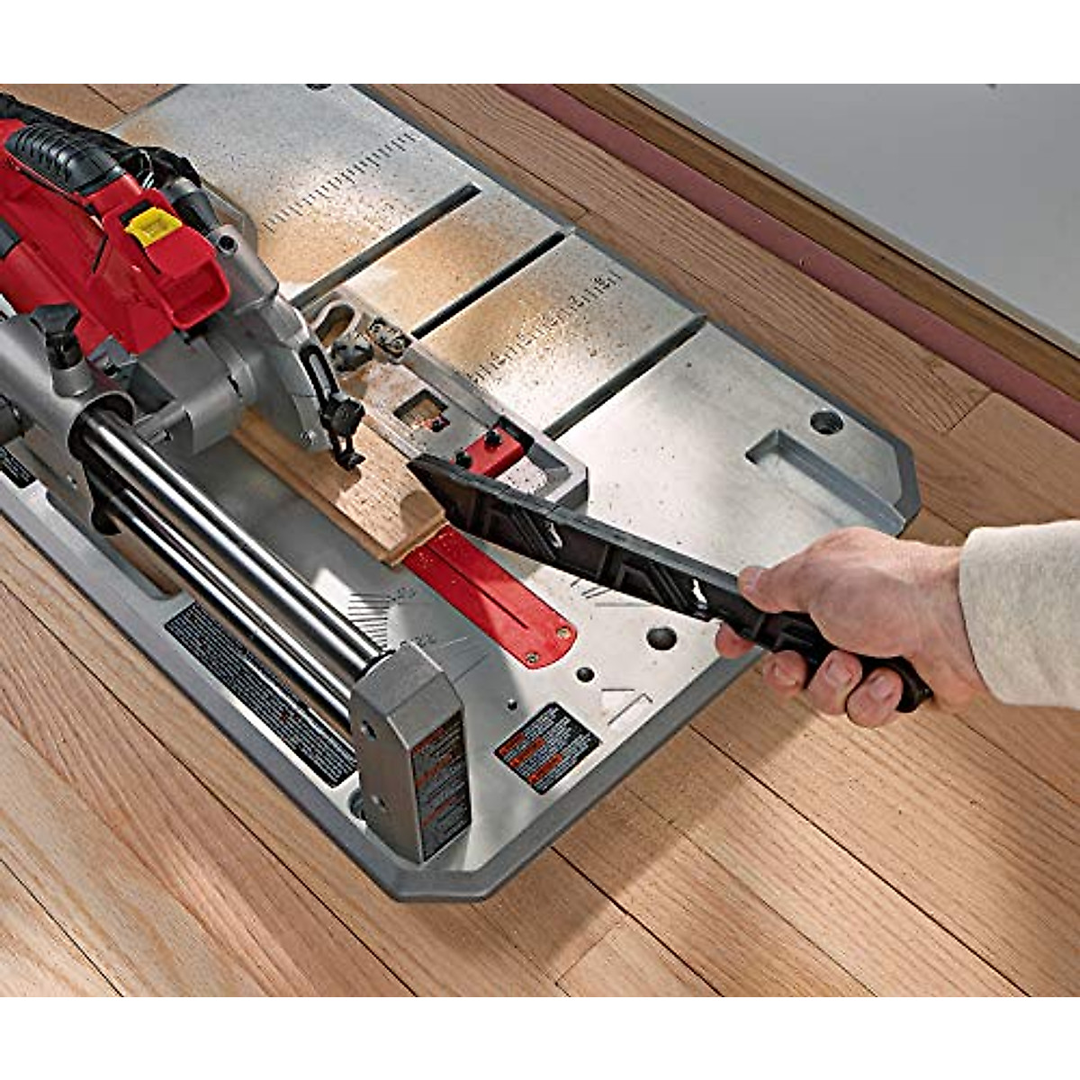 SKIL 3601-02 Flooring Saw with 36T Contractor Blade, Red and black