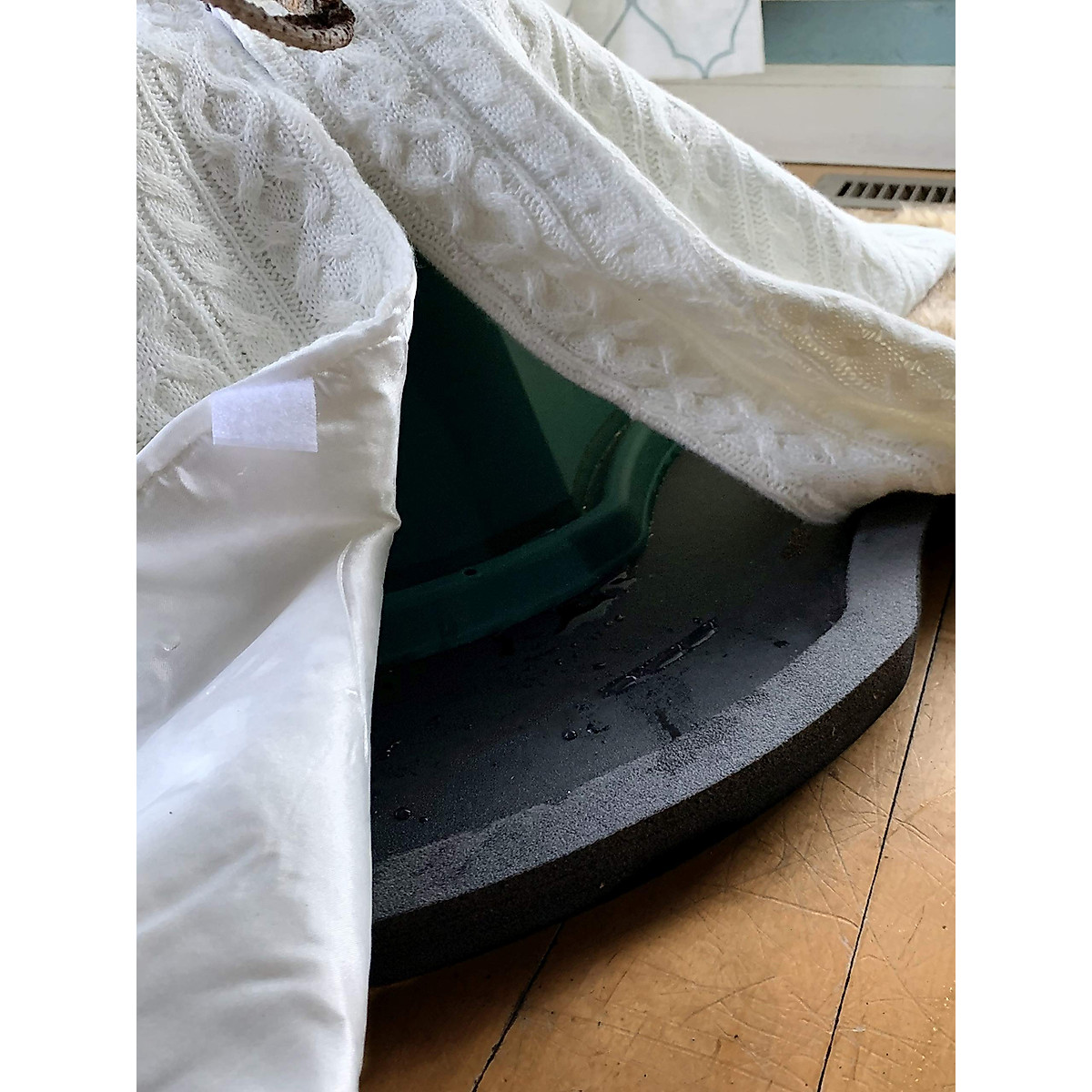 Polar Whale Christmas Tree Mat Premium Heavy Duty Floor Protector Tray Waterproof Scratch Protection Indoor Outdoor Washable Large