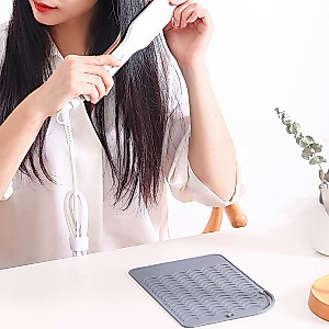 2 Pcs Heat Resistant Mat for Curling Iron Silicone Heat Resistant Pad Straightener Holder Flat Iron Mat Hair Styling Appliances Tools