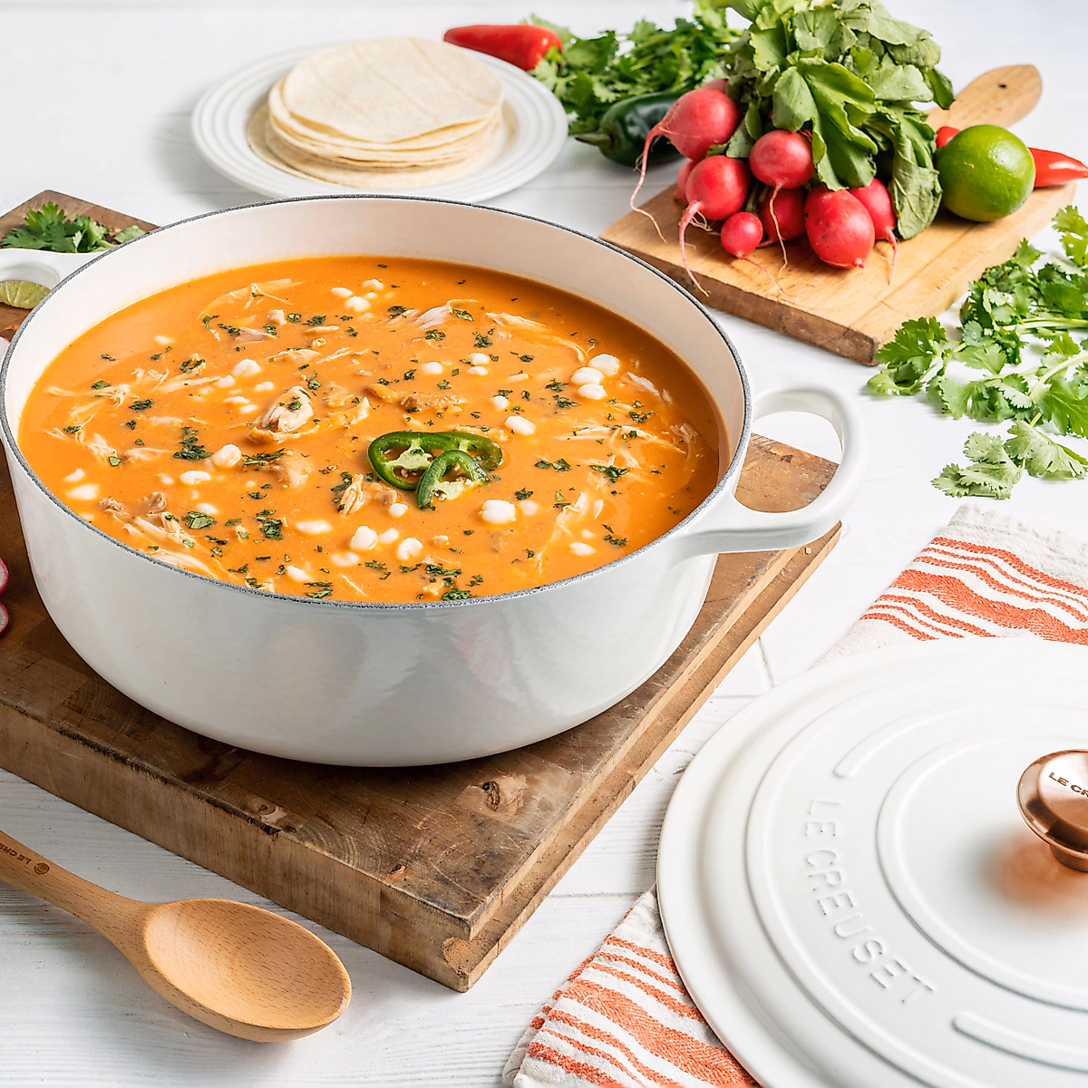 Le Creuset Signature 6.75-quart Round Wide Oven with Copper Knob - Enameled Cast Iron (White)