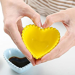 WAOCEO Appetizer Bowls Ceramic Heart Shape Sauce Dish Sushi Kitchen Dipping Bowl Appetizer Plates Porcelain Serving Dish Seasoning Dishes Set of 4 (3.15inch) Salad Bowls