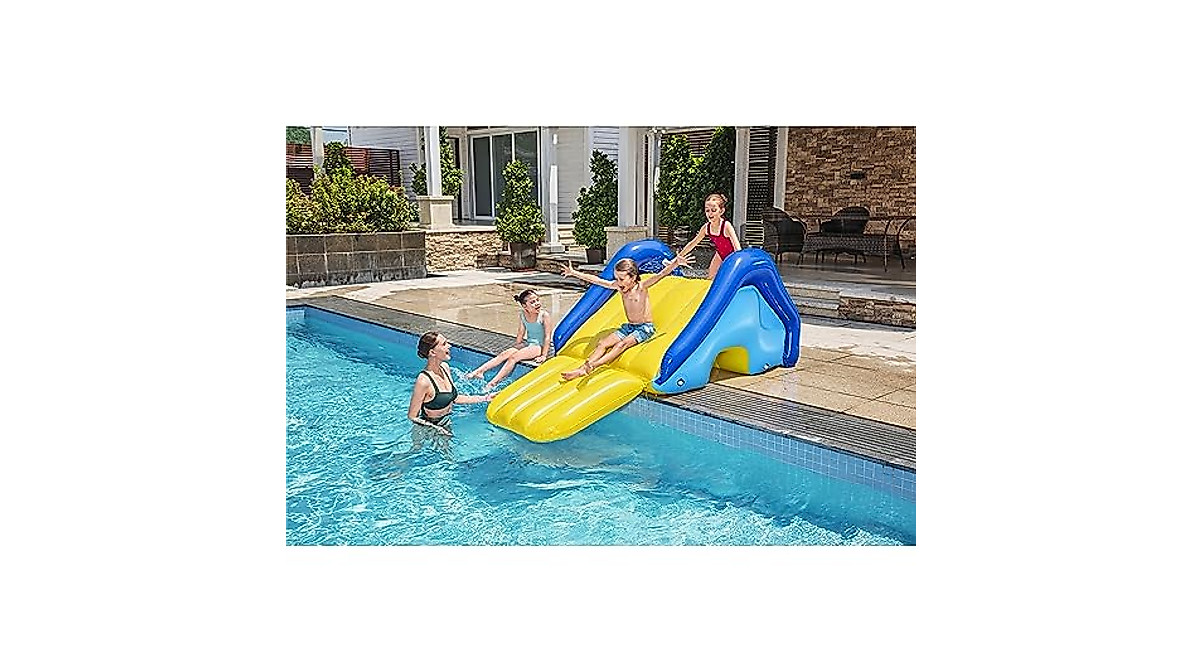 Giant Inflatable Swimming Pool Slide with Sprinkler