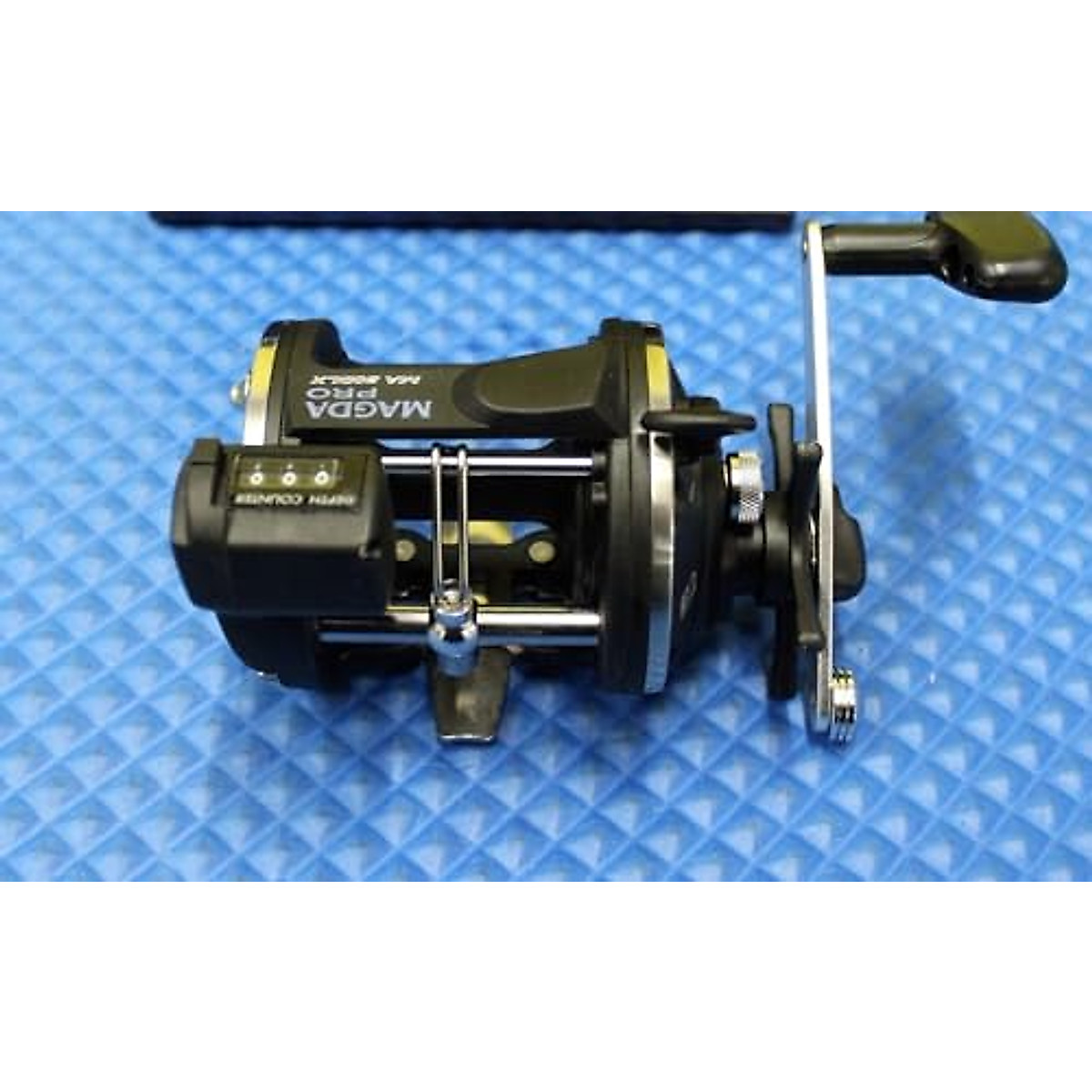 Okuma Magda Pro Line Counter Levelwind Trolling Reel, Small, Black/Silver, MA-30DLX