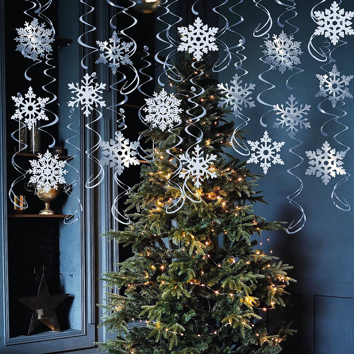 Christmas Winter Wonderland Snowflake Hanging Swirls Party Decoration White Silver Glitter Ceiling Decor Winter Holiday Party Decorative Snowflake Ornaments Garland for New Year Winter Wonderland