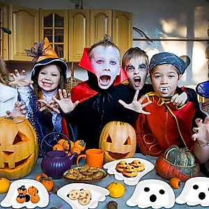 QZYL 50 PCS Halloween Plates, 7.6'' X 6.8'' Ghost Plates, Disposable Halloween Paper Plates with Ghost Design, White Halloween Party Plates for Halloween Decorations Party Supplies Decor Ghost Decor