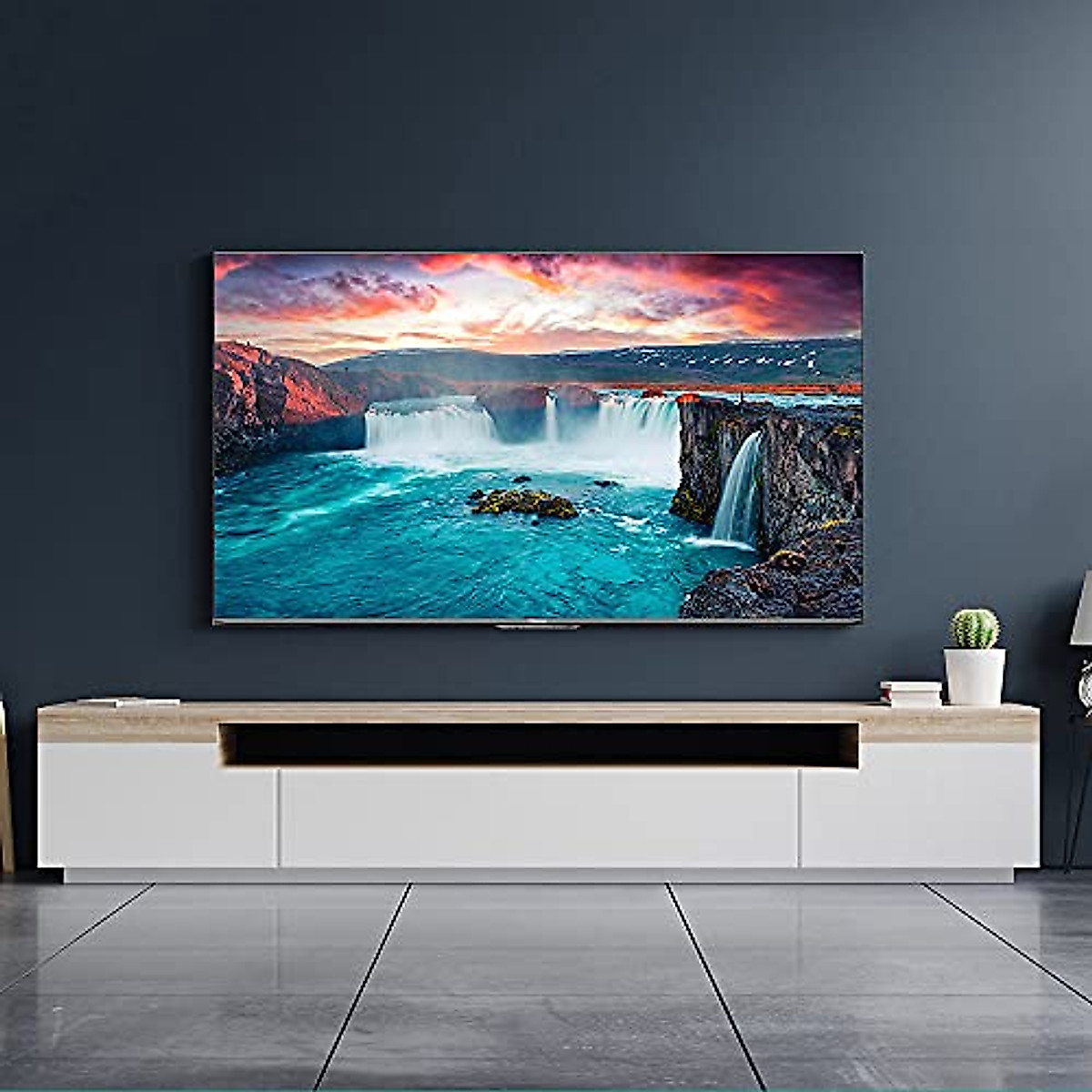 Hisense ULED Premium 55U8G QLED Series 55-inch Android 4K Smart TV with Alexa Compatibility, 1500-nit HDR10+, Dolby Vision IQ & Atmos, 120Hz, HDMI 2.1, Game Mode Pro