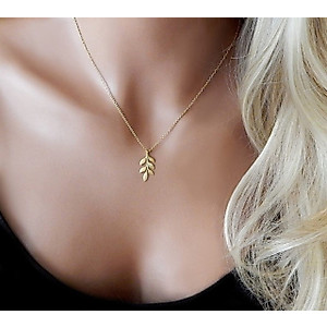 Collner 14K Gold Heart Pendant Necklace for Women Dainty Star Necklace Tiny Evil Eye Choker Necklace Boho Crescent Moon Necklace Minimalist Jewelry (Leaf-Gold)
