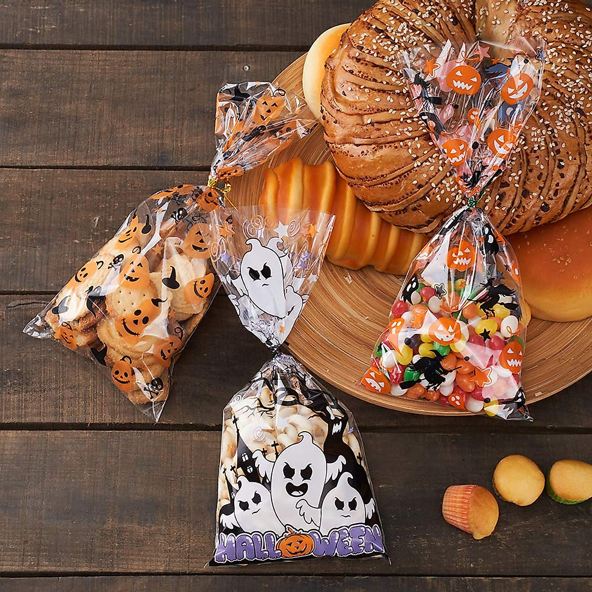 CCINEE Halloween Cellophane Treat Bags, 150pcs Halloween Plastic Clear Candy Bags with 300pcs Twists for Snacks Cookies Packing