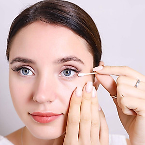 ChocPung Natural Bamboo Cotton Swabs – Pack of 500 Two Tip Buds – Double Tipped, Eco-Friendly & Biodegradable – Comfortable and Soft – Plastic Free