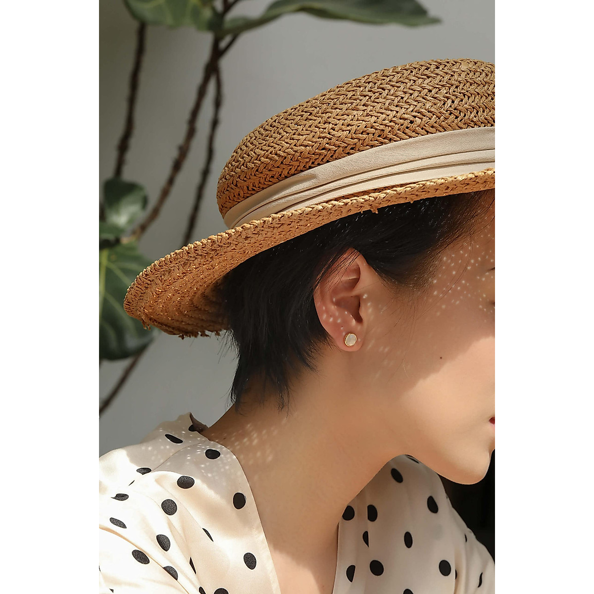 S.Leaf Minimalism Mother of Pearl Stud Earrings Sterling Silver Round Disc Stud Earrings for Women (yellow gold)