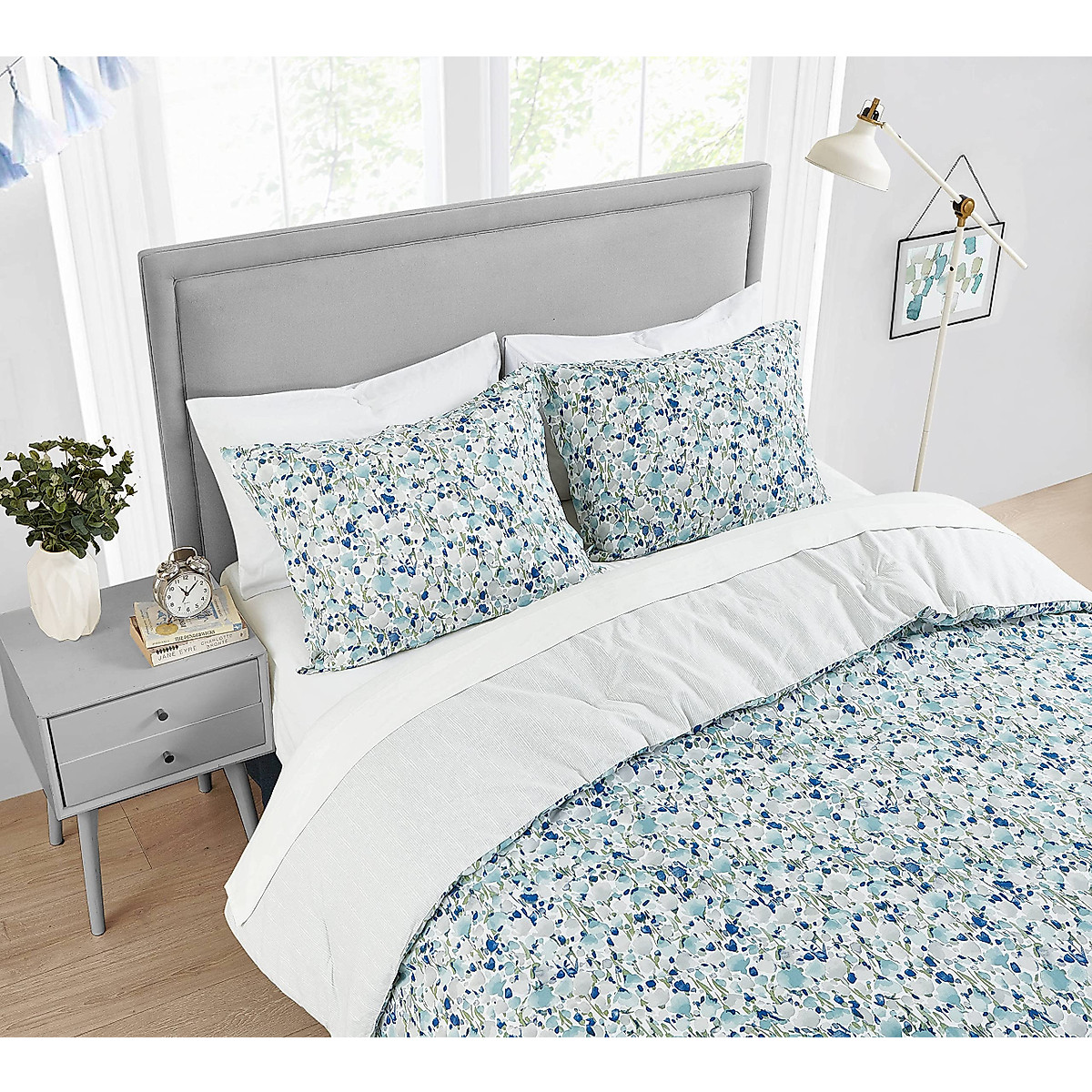 Poppy & Fritz - Queen Duvet Cover Set, Reversible Cotton Bedding with Maching Shams & Zipper Closure, All Season Home Decor (Olivia Blue, Queen)