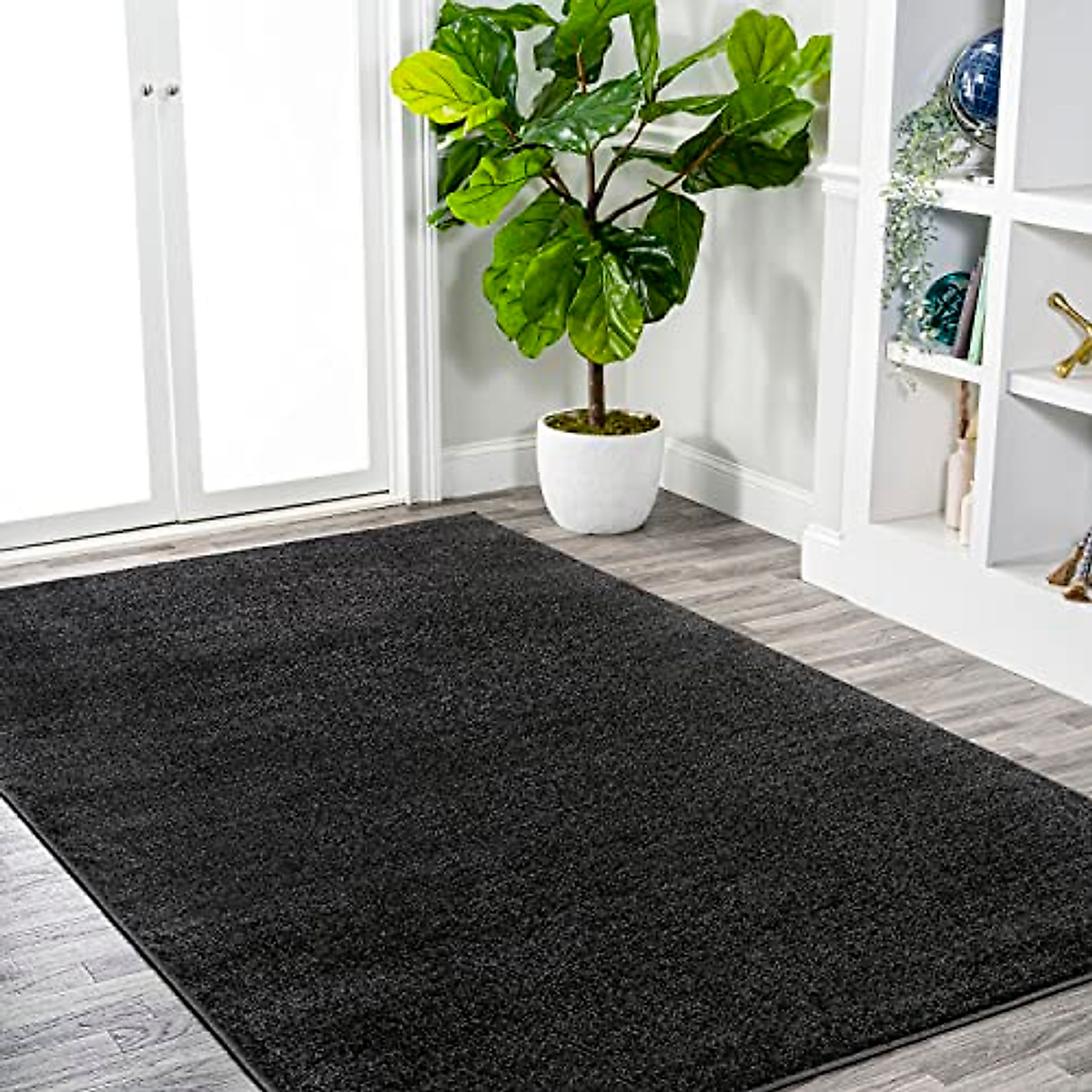 JONATHAN Y SEU100I-4 Haze Solid Low-Pile Indoor Area-Rug Casual Contemporary Solid Traditional Easy-Cleaning Bedroom Kitchen Living Room Non Shedding, 4 ft x 6 ft, Black