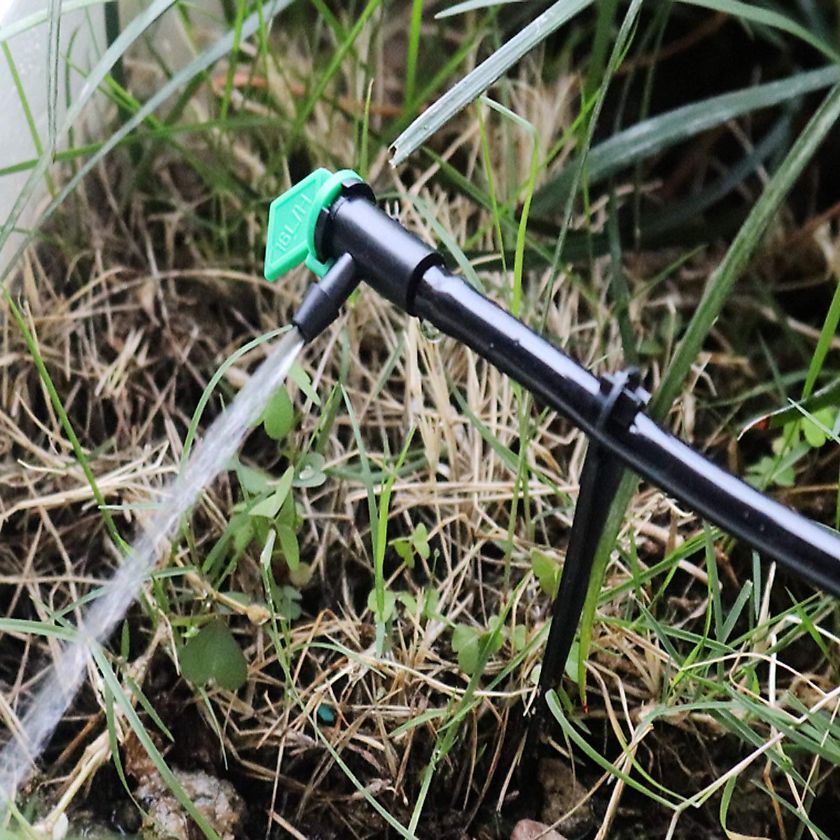 Lxcom Lighting 100 Pack 4 GPH Flag Drip Emitter Drip Emitters 16L/H Emitter Sprinkler Drippers System Parts Connect 4mm/7mm Hose for Lawn Vegetables Garden (Green)