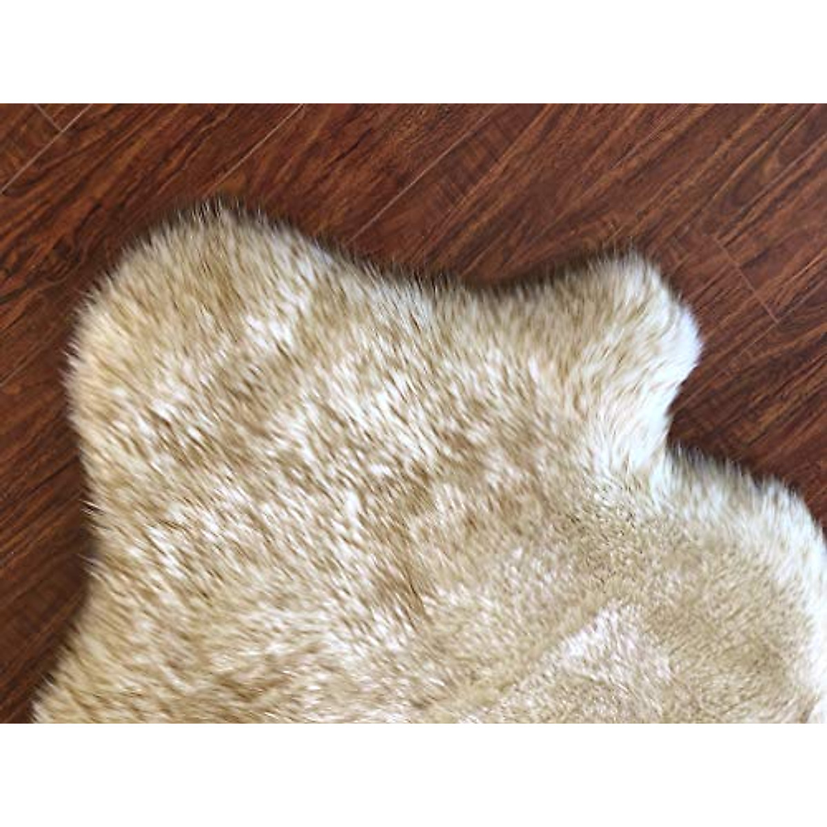 LAMBZY Faux Sheepskin Hypoallergenic Free Shape Silky Shag Rug, Luxury Shaggy Silky Plush Carpet for Bedrooms Rugs Living Room Sofa Floor Rugs (Quarto 4 Pelts 4'x6', 120x180cm White with Brown Tips)