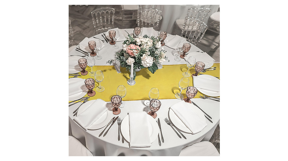 Elegant 12 Pack White & Gold Table Decoration Set