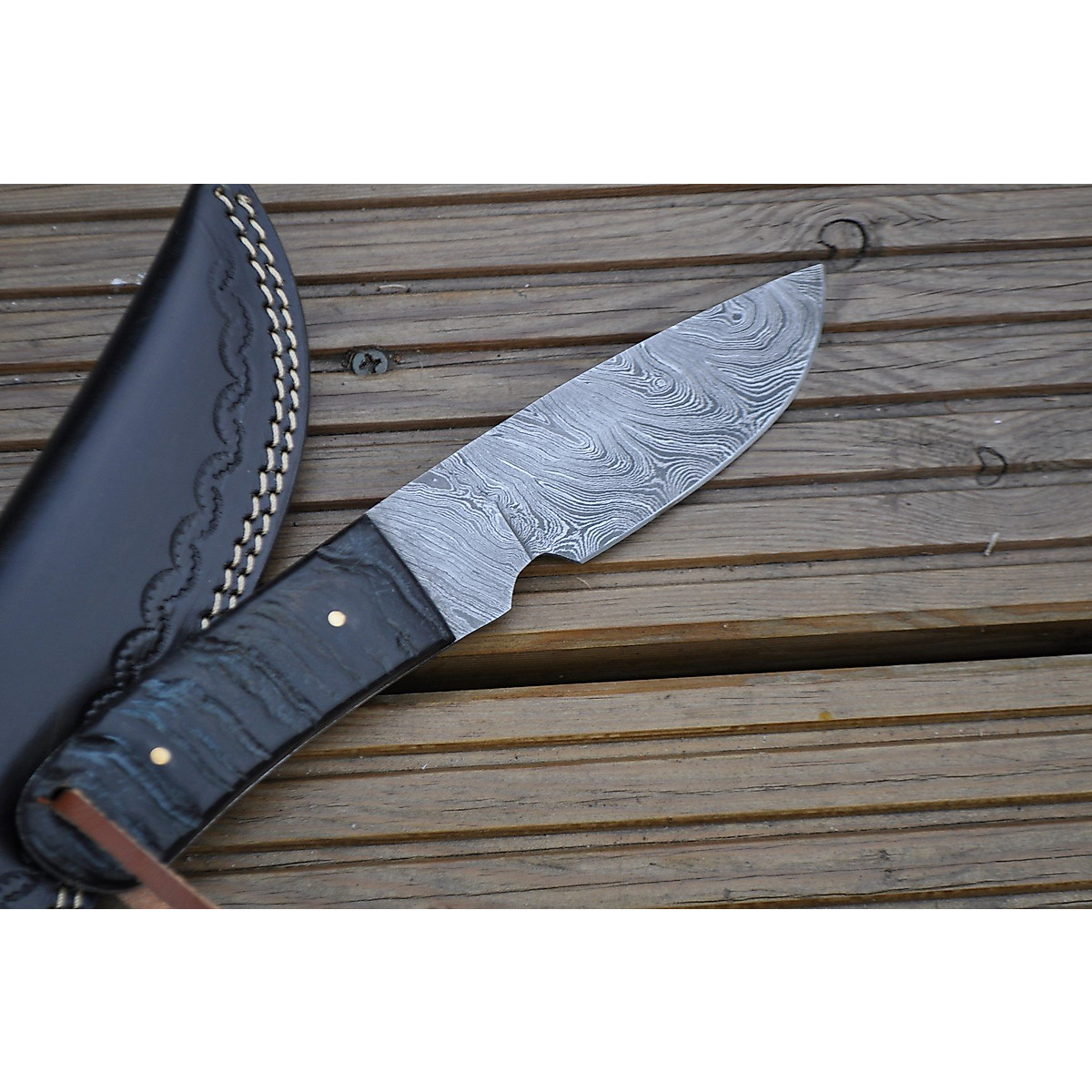 Perkin Handmade Damascus Steel Knife - Hunting Knife - Ram's Horn Handle- Full Tang - Amazing Value