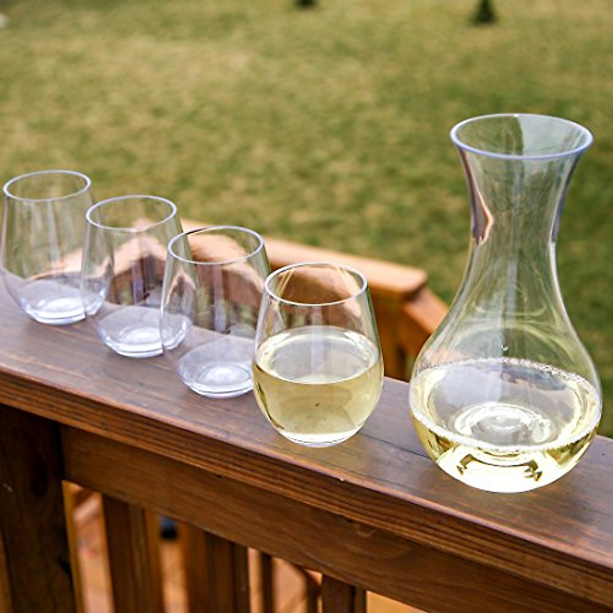 Lily's Home Unbreakable Wine Decanter, Premium Carafe is Made of Shatterproof Tritan Plastic, Ideal for Indoor and Outdoor Use, Reusable and Dishwasher-Safe, Crystal Clear (48 oz. Capacity)