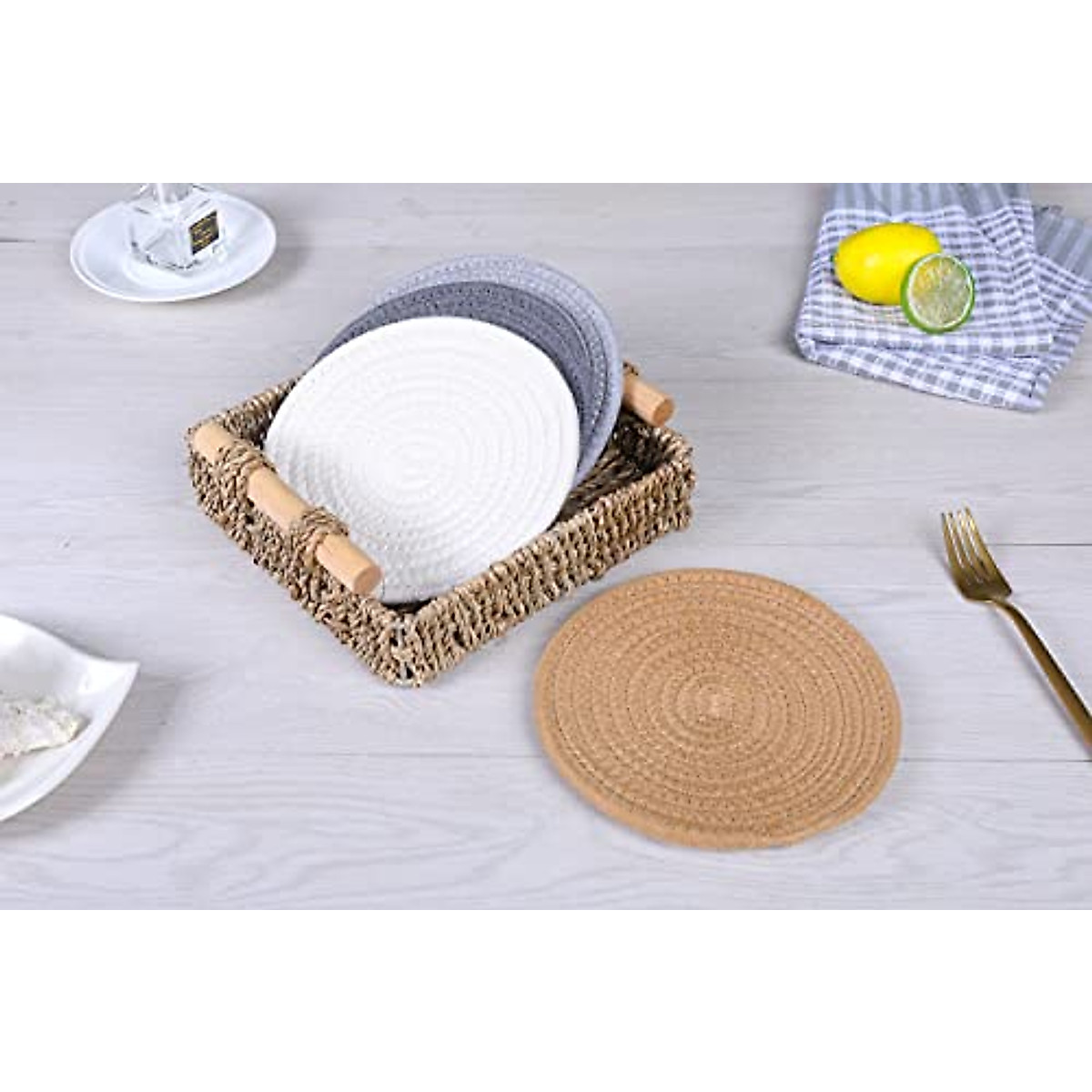 Pot Holders Trivets Set 4 Pcs with Seagrass Basket Holder, Cotton Trivets for Hot Pots and Pans, Potholders for Hot Dishes, Kitchen Counter Table Coasters Hot Pads Hot Mats (7 inch)
