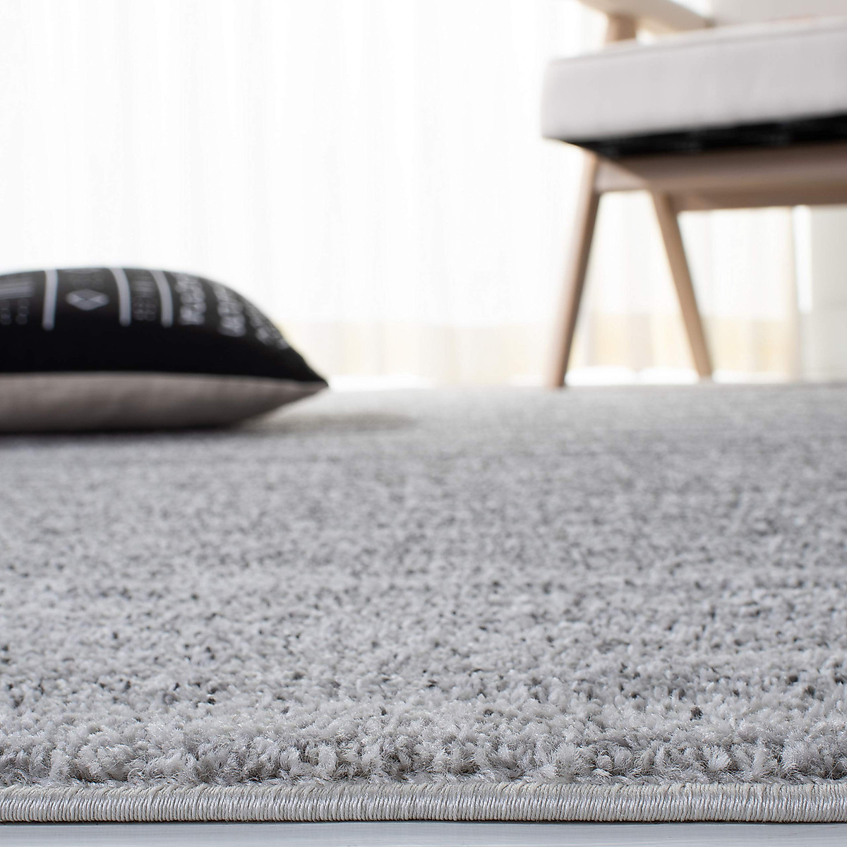 SAFAVIEH Adirondack Collection Area Rug - 5'1" x 7'6", Grey & Ivory, Modern Ombre Design, Non-Shedding & Easy Care, Ideal for High Traffic Areas in Living Room, Bedroom (ADR142F)