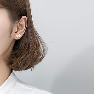 Flower Earring Stud, Mariafashion Sterling Silver Two-Tone White Daisy Flower Earrings Hypoallergenic Post Earrings for Women Girls Kids