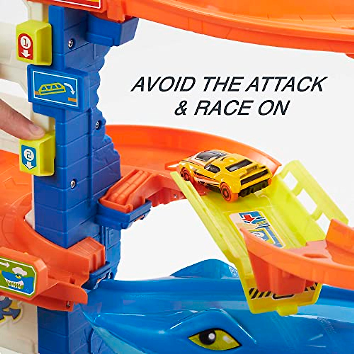 Hot Wheels City Toy Car Track Set Attacking Shark Escape Playset with 1:64 Scale Car, Race to Avoid Chomping Shark