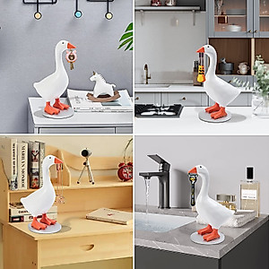 Jareo Magnetic Goose Key Holder Cute Home Decor Kawaii Room Office Table Desk Aesthetic Funny Bedroom Housewarming Gift 1PCS