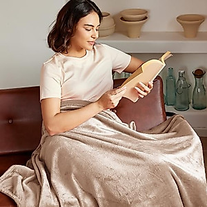 Exclusivo Mezcla Fleece Blanket King Size for Bed, Super Soft and Warm, All Season Use, Cozy, Plush, Lightweight, 90x104 Inches, Camel