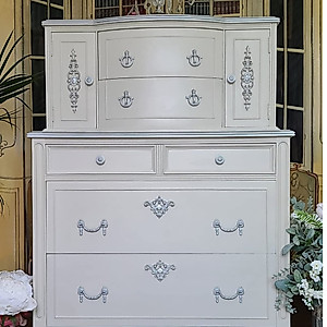 Dixie Belle Paint Company Chalk Finish Furniture Paint | Sawmill Gravy (8 Fl Oz) | Matte Smooth Beige Chic Chalk Mineral Paint | DIY Furniture Paint | Made in the USA