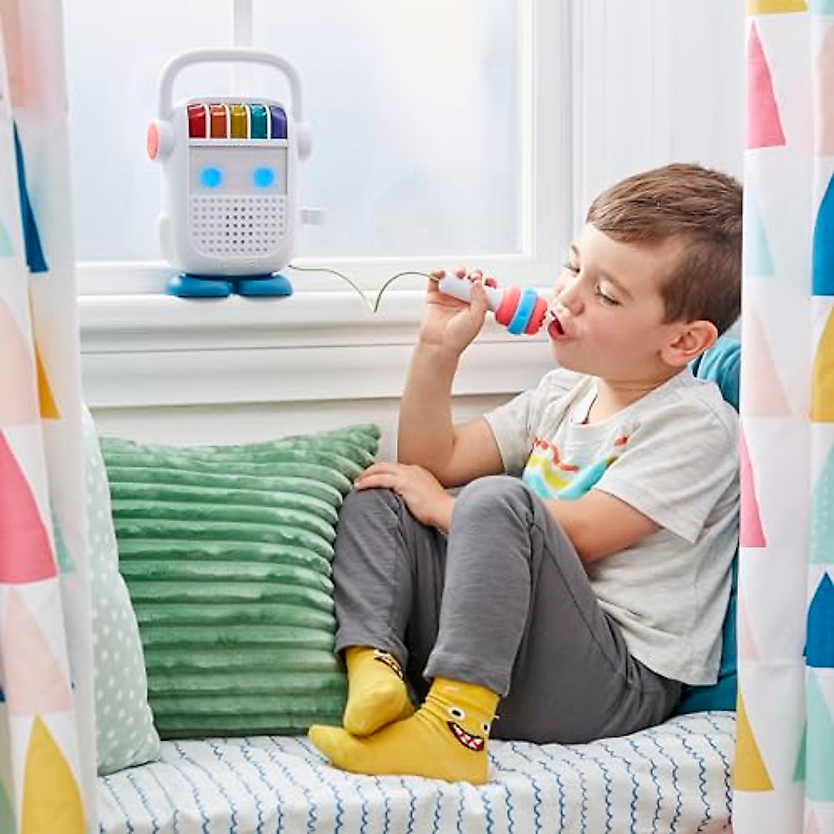 Playskool Rock n’ Roll Bot, Kids Bluetooth Speaker and Voice Changing Karaoke Microphone Toy, Ages 3 and Up (Amazon Exclusive)