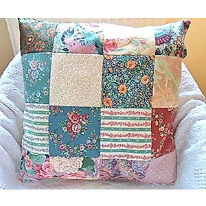 MSCFTFB 14 Pieces Assorted 7 Designs Square Fabric Bundles Sewing Square Patchwork Precut Fabric Scraps for DIY Quilting Applique Doll Dress Making (Red)